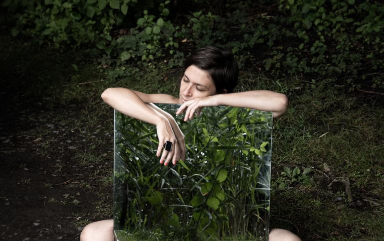 HIER EN NU - Eva De Roovere | Cinema plaza