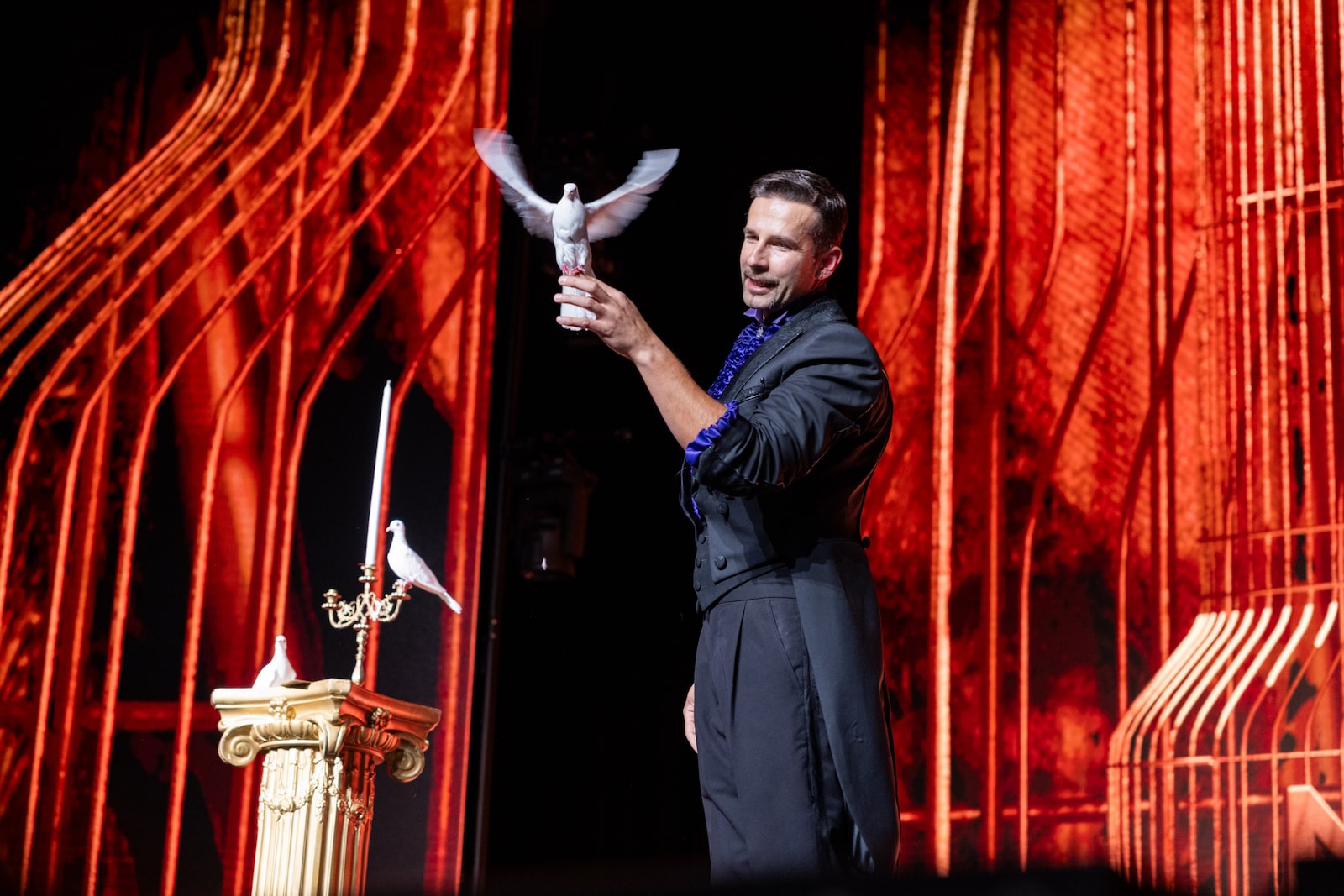 The White Horse also seduces companies with new variety show ‘BURLESQUE ...