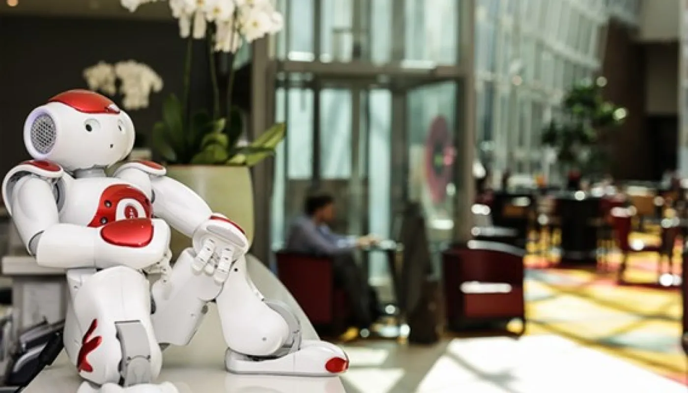 Robot ontvangt bezoekers Ghent Marriott Hotel | MICE Magazine