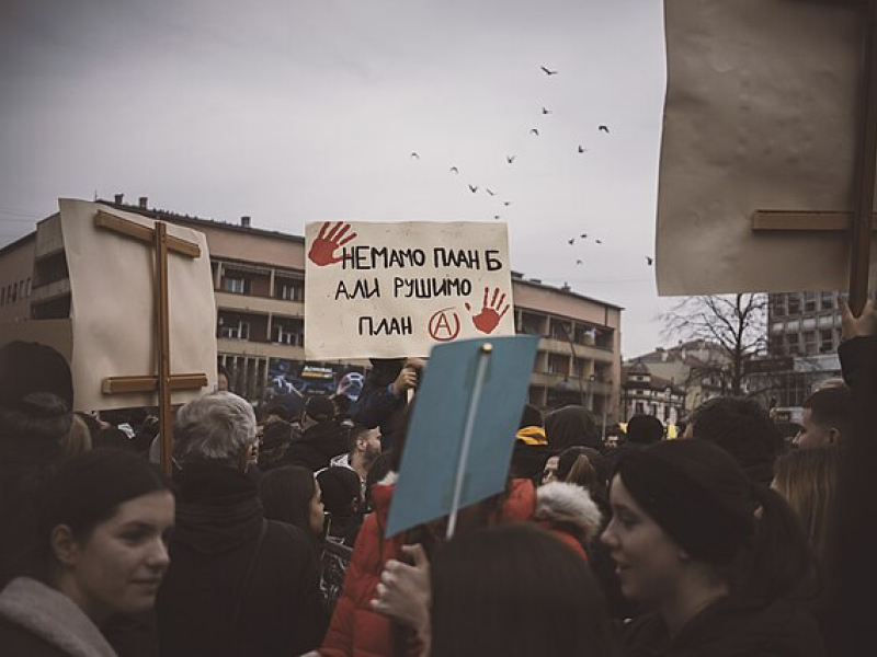 Servische studenten protesteren massaal tegen corruptie: “Een logisch ...